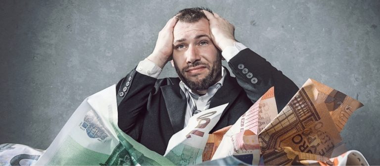 Alasan Kenapa Banyak Orang Bunuh Diri Karena Terlilit Hutang Alasan Kenapa Banyak Orang Bunuh Diri Karena Terlilit Hutang